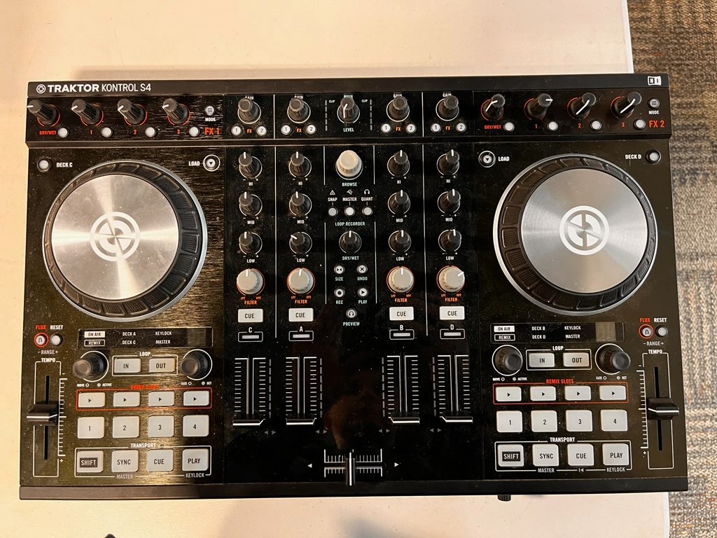 Traktor Kontrol S4 Mk2 with Case - Starlite Sales and Rentals